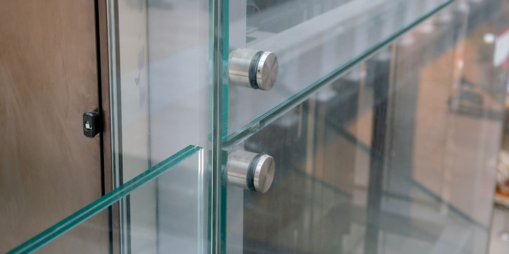 Complete Guide to Glass Standoffs: Types, Applications, and Expert Tips